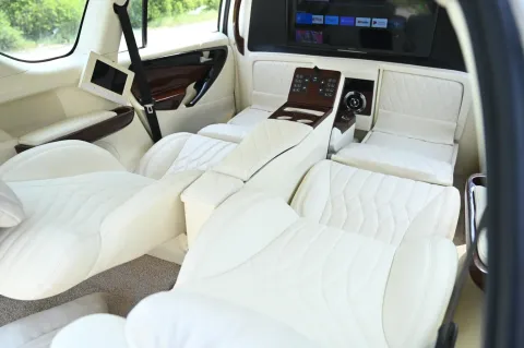 innova crysta interior features